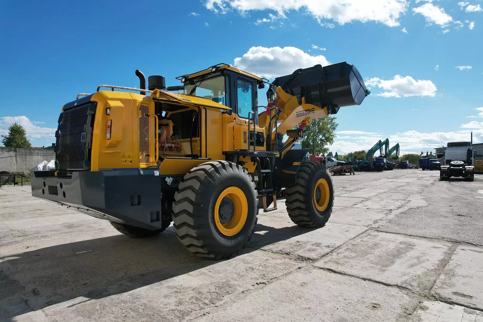 Купить Фронтальные погрузчики BEEZONE по отличной цене в